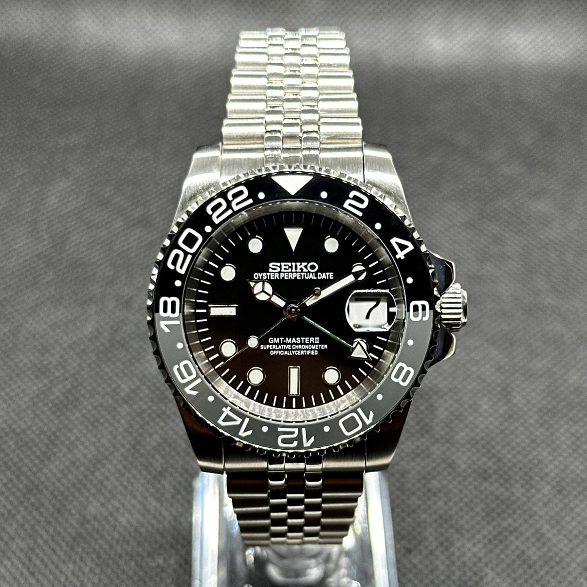 Seiko Mod GMT "Bruce Wayne" Dive Watch (Premium Dial) – Somerville Watch Co.